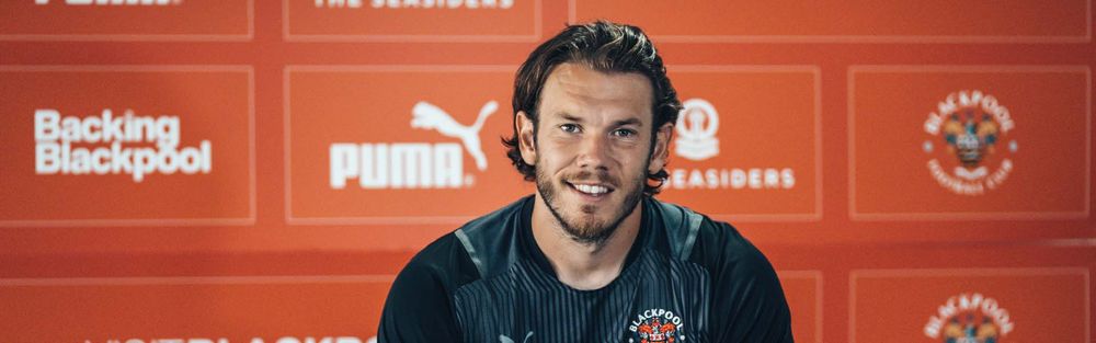 Maxwell Extends Contract | Blackpool Football Club