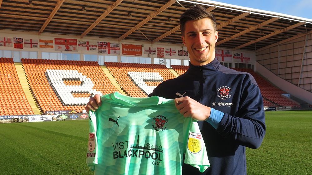 Seasiders Confirm Signing of Stuart Moore | Blackpool Football Club