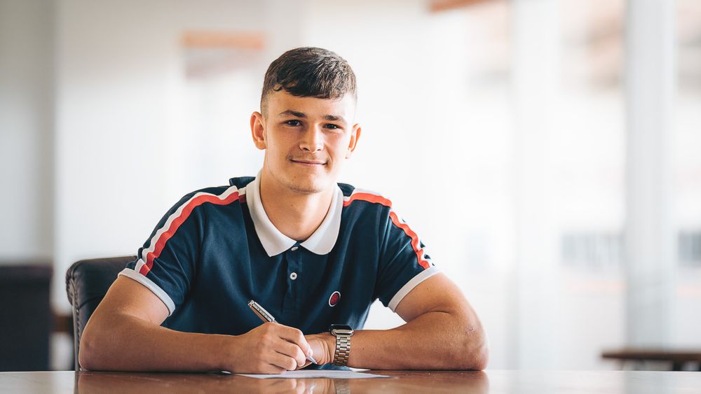 Joe Strawn Signs Professional Contract | Blackpool Football Club