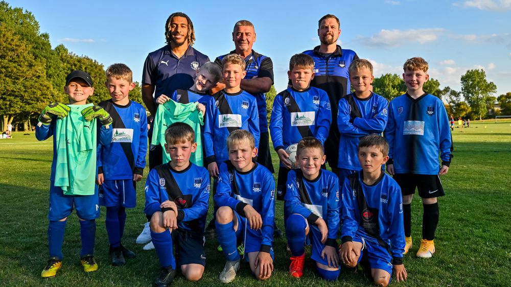 Dom Thompson Visits FC Rangers | Blackpool Football Club