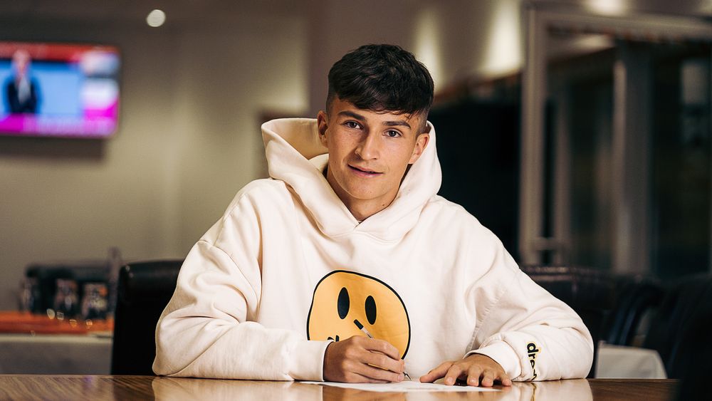 England Under-18 International Zak Emmerson Joins | Blackpool Football Club